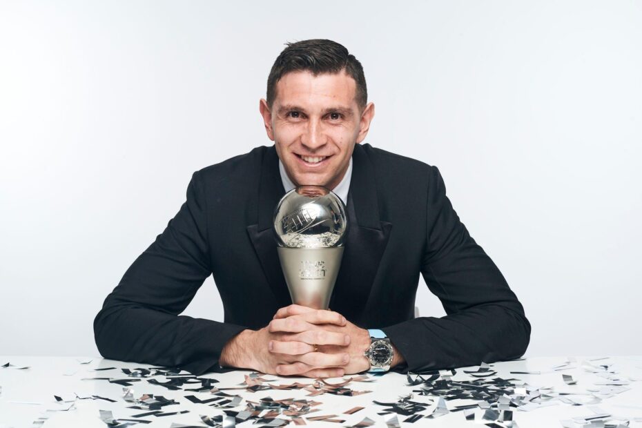 Emiliano Martínez: The FIFA Award-Winning Goalkeeper - Superwatchman.com